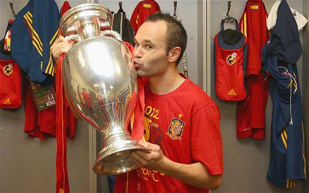 Nouveau trophée au palmarès exceptionnel d'Andrés Iniesta. 1 ? Coupe du ...