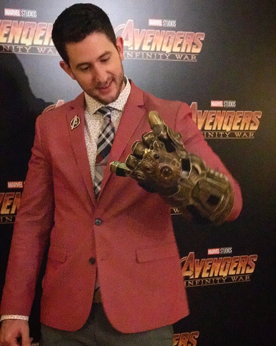 Josh Brolin Infinity Gauntlet