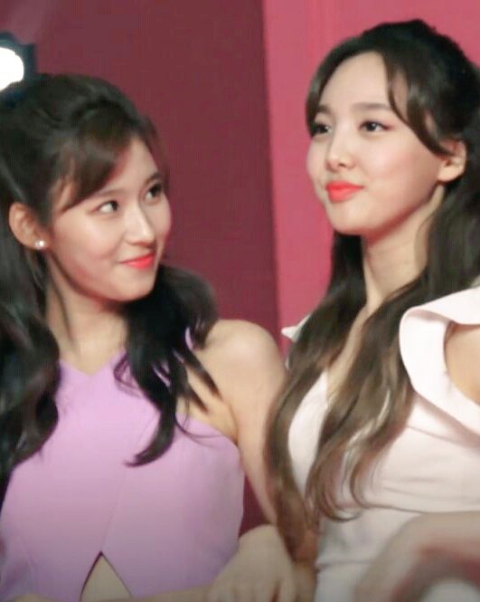 sanayeon pics (@archivesanayeon) | Twitter