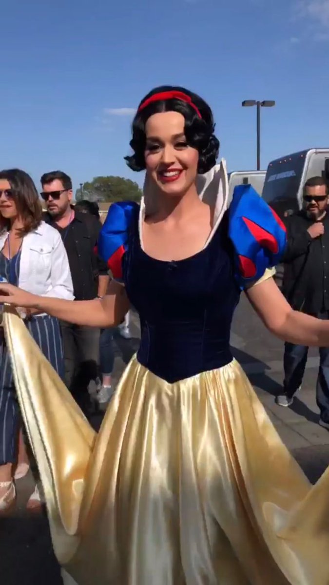 Katy Perry As Snow White