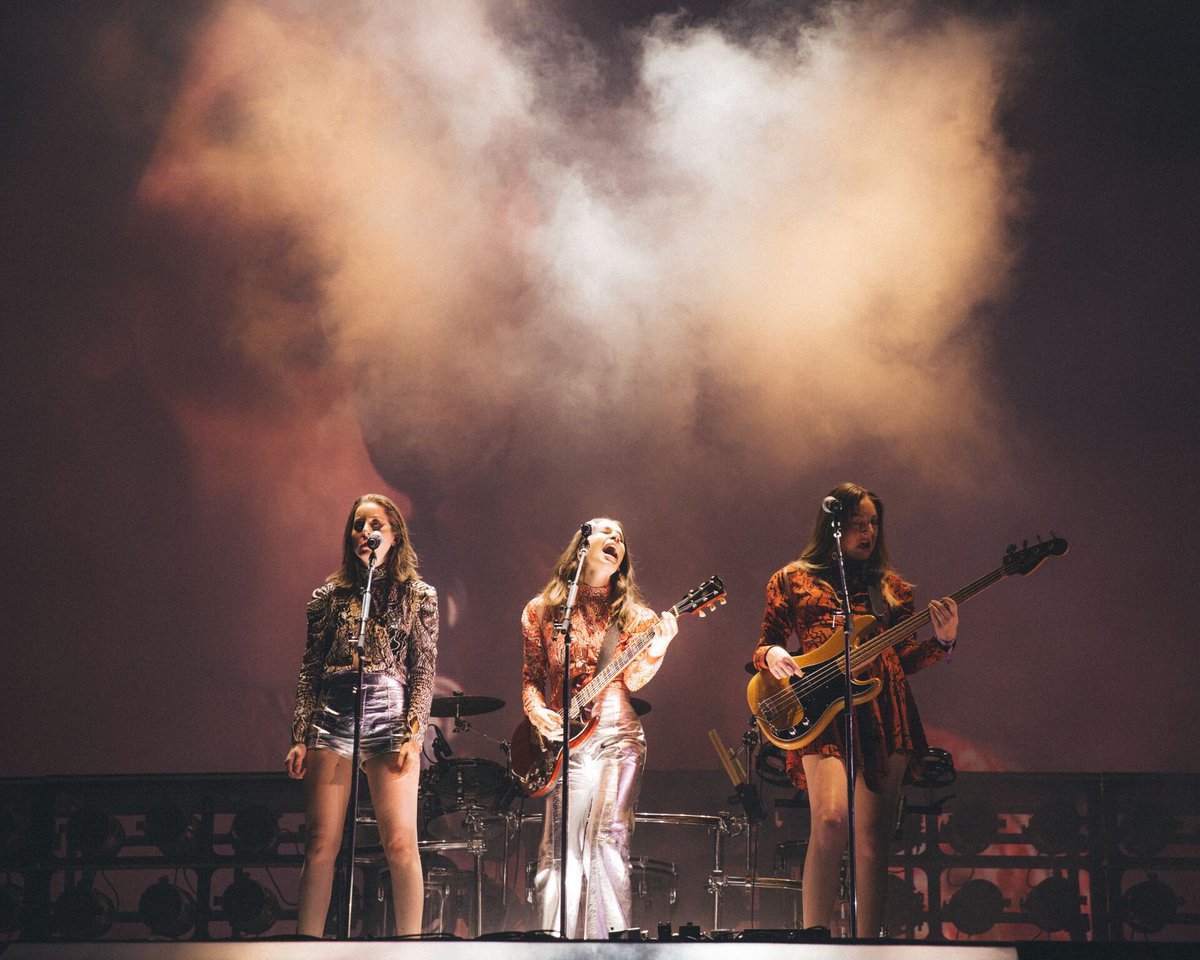 84 best Twitter @haimtheband images on Pholder | we dance. we sing. we ...