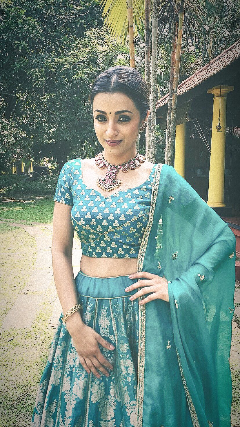 shravya varma on Twitter: "@trishtrashers in all shades of vintage and gorgeous this mornign for ...