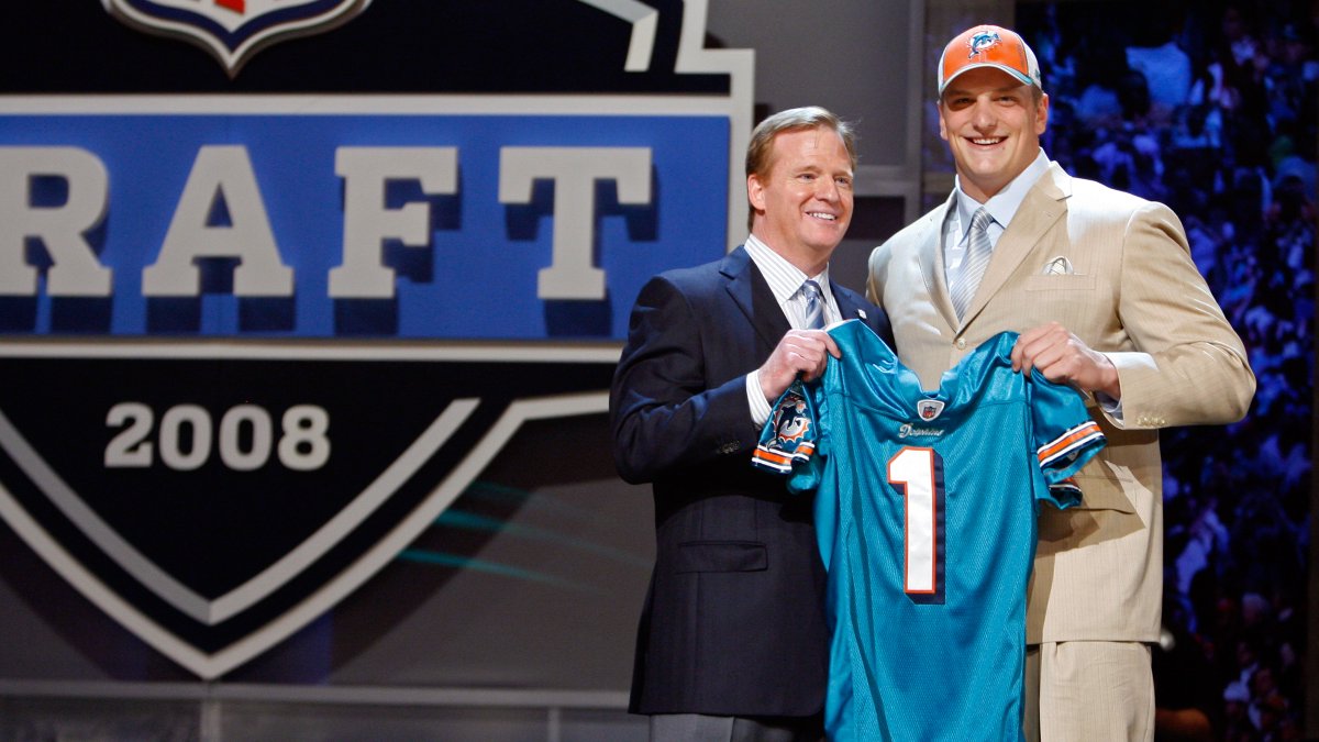 Atlanta Falcons on Twitter: "With the first pick of the 2008 NFL Draft, the Miami Dolphins ...