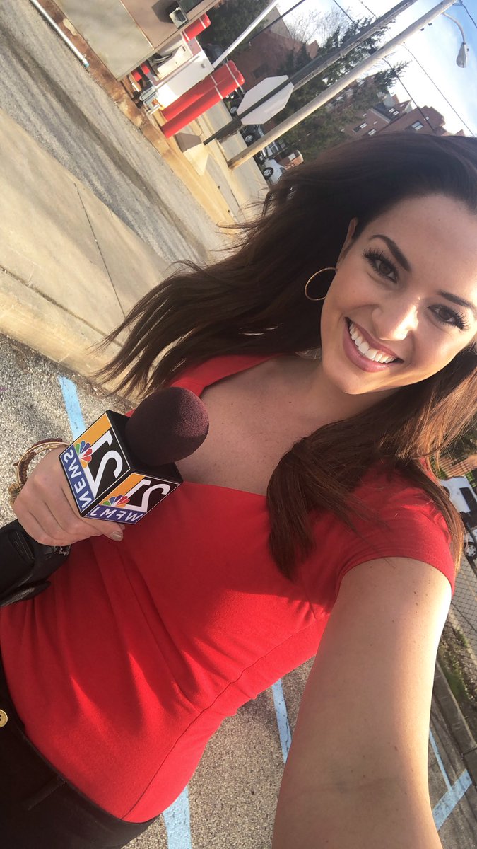 Caroline Collins Instagram, Twitter & Facebook on IDCrawl