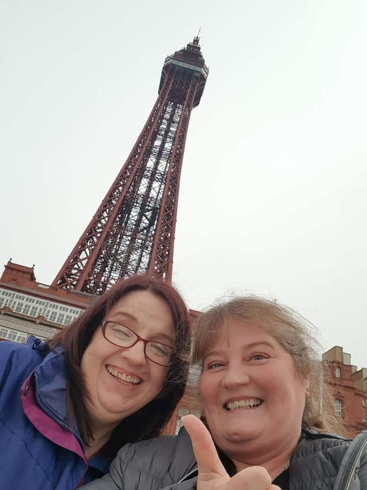 Adele Booth (@delib00) | Twitter