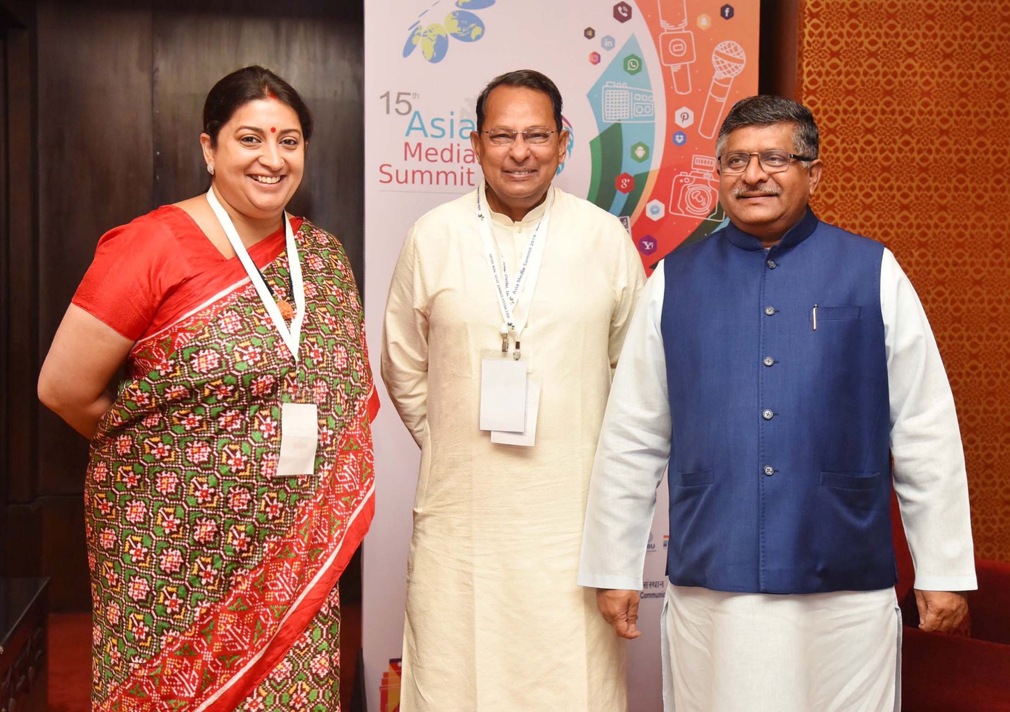 PIB India on Twitter: "I&B Minister @smritiirani, Union Minister @rsprasad and Minister of ...
