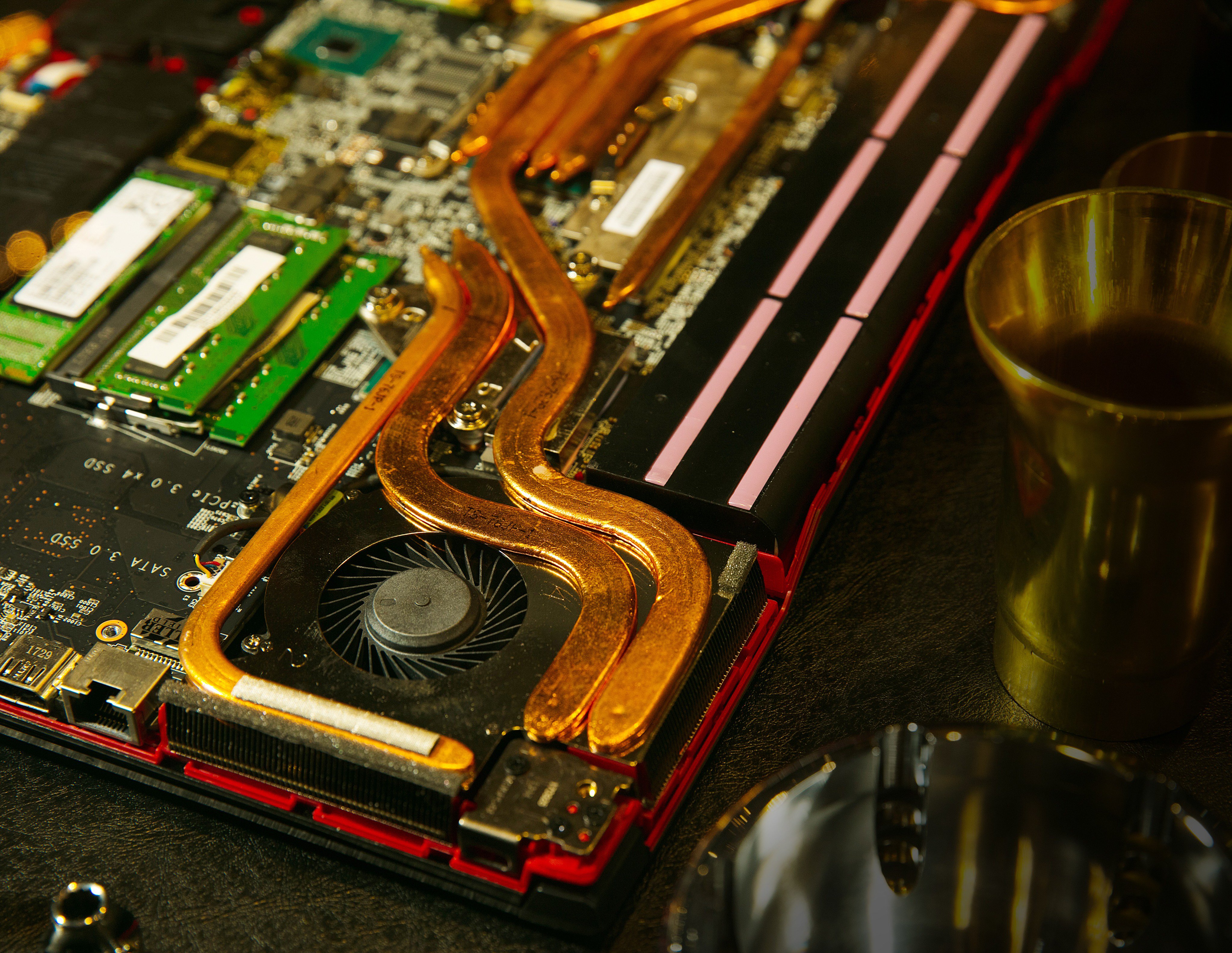 MSI Gaming on X Crushing the heat with Cooler Boost 5 the GE Raider RGB Edition dedicated thermal solutions for both the CPU and GPU with a total of 7 heat pipes