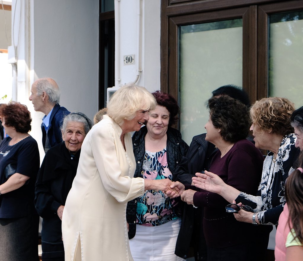 Prince Charles and the Duchess charm Greeks dancing Pentozali in Crete ...