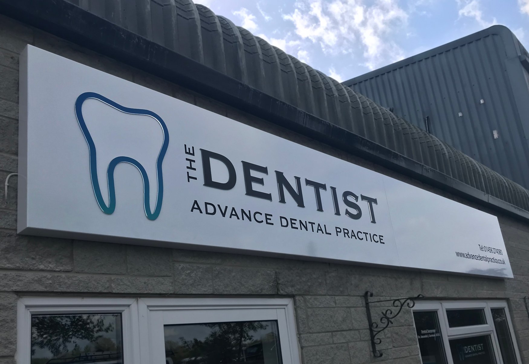Dentist Sign