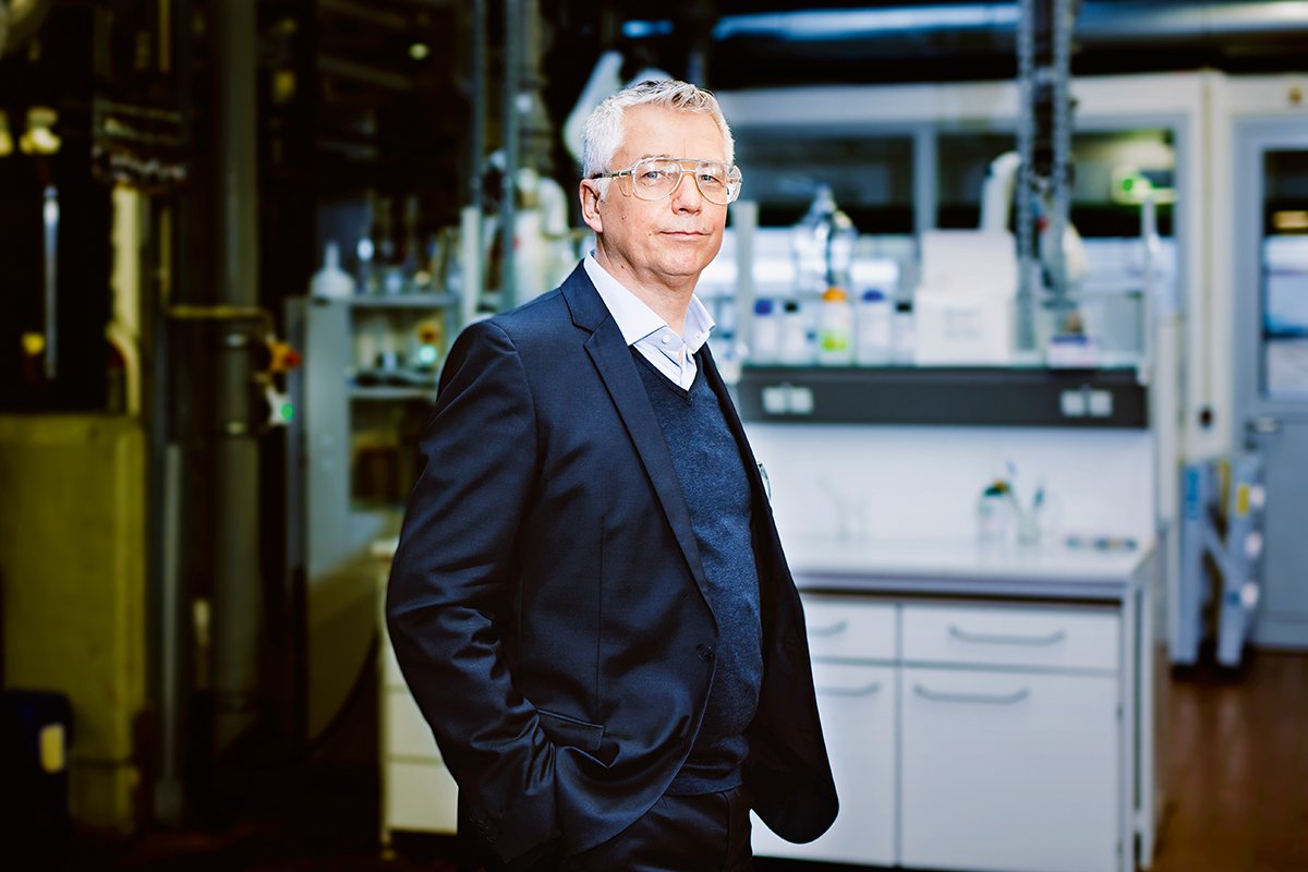 Prof. Walter Leitner, speaker of the PowerToX consortium of the ...