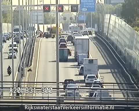 Rijkswaterstaat Verkeersinformatie on Twitter: "Ook in het Rotterdamsche was een aanrijding, op ...