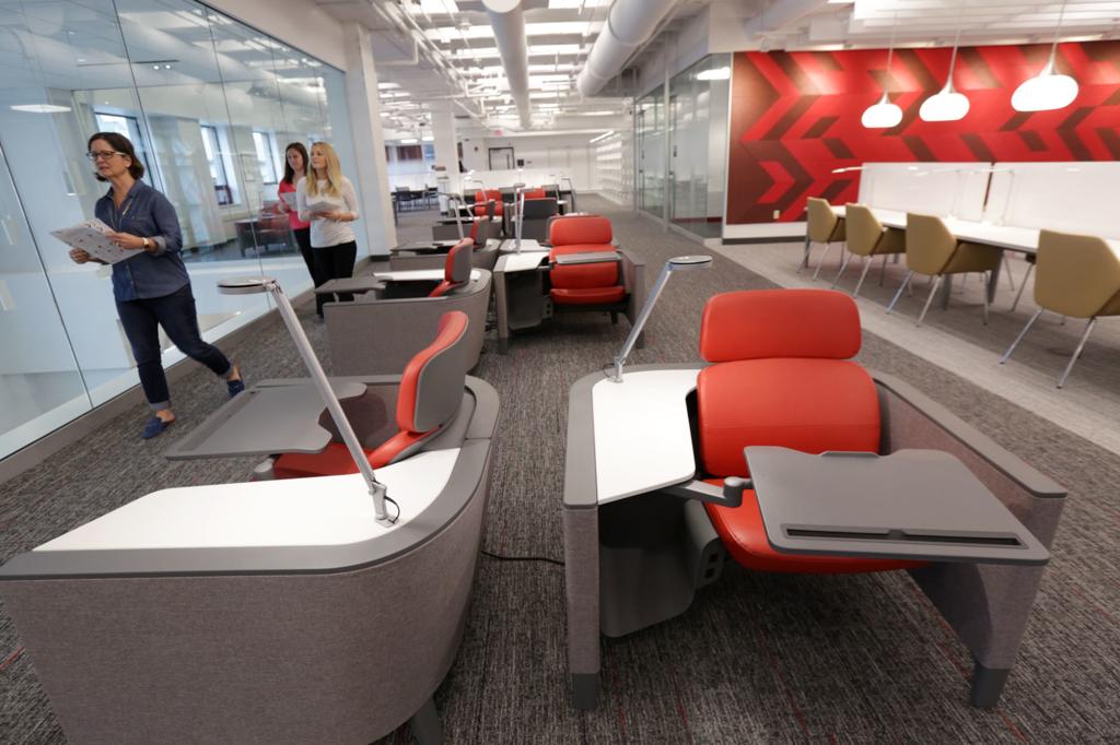 UW-Madison School of Business' Grainger Hall sports a new look ...
