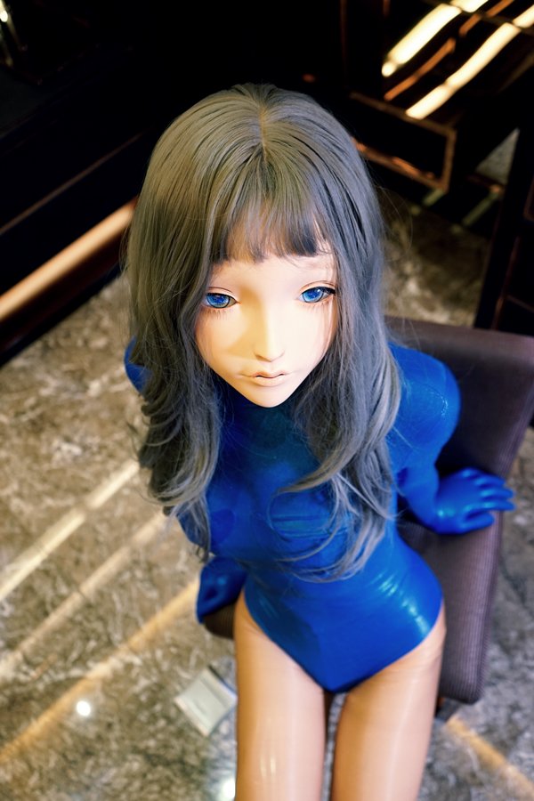 CherryChen on Twitter: "广州聚会 番外篇🧡🧡🧡🧡🧡 双层包覆的 bulingbuling人鱼姬小姐姐 闪耀的光线折射下，蓝色光泽感贼好看 里面包覆连身肤色胶衣 ...