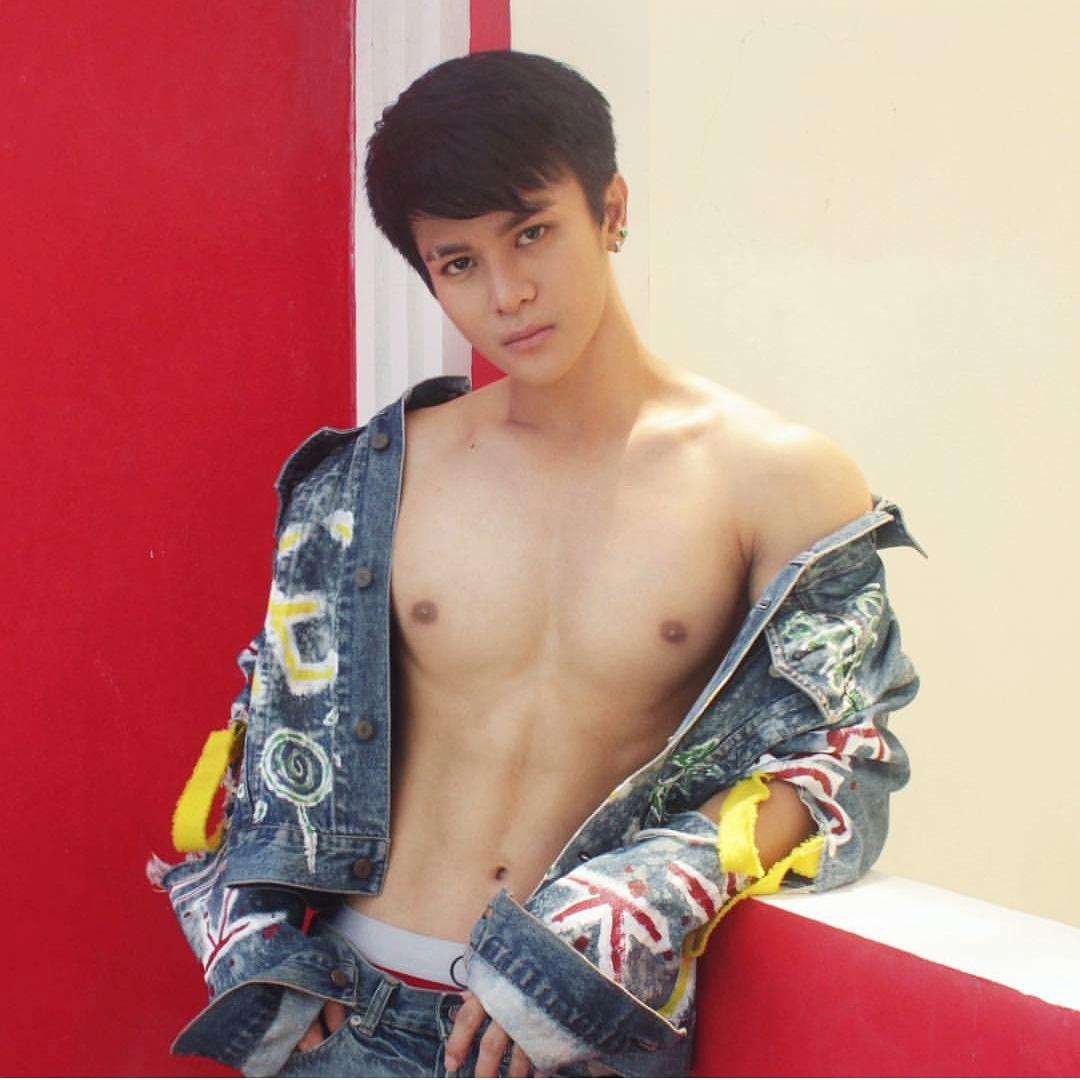 MRVVIP on Twitter: "Sebastian Teti shirtless fashion photoshoot. #selebwatch…