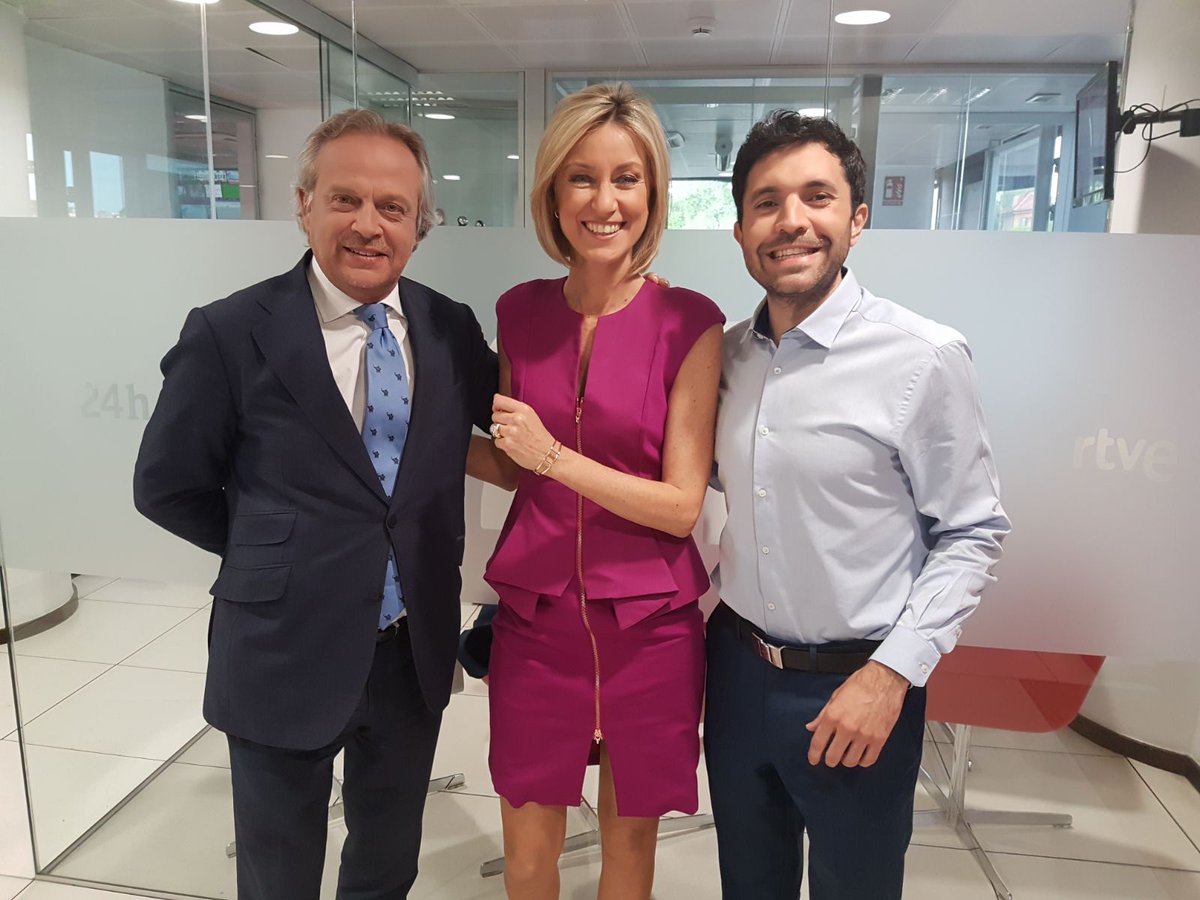 ? Comienza LaEntrevista con . Hoy nuestros invitados son: Daniel Martin ...