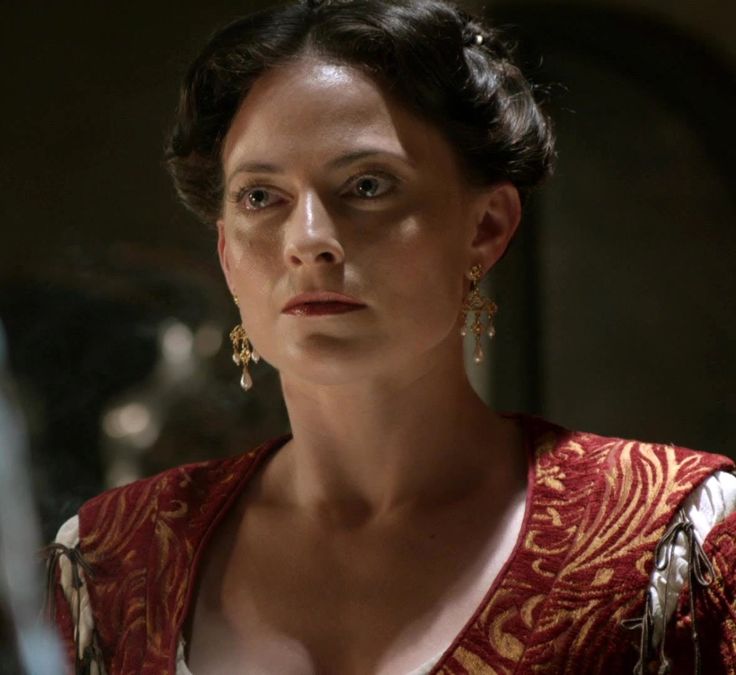 Lara Pulver Da Vincis Deamhain Da Vinci's Demons Featurette With Lara