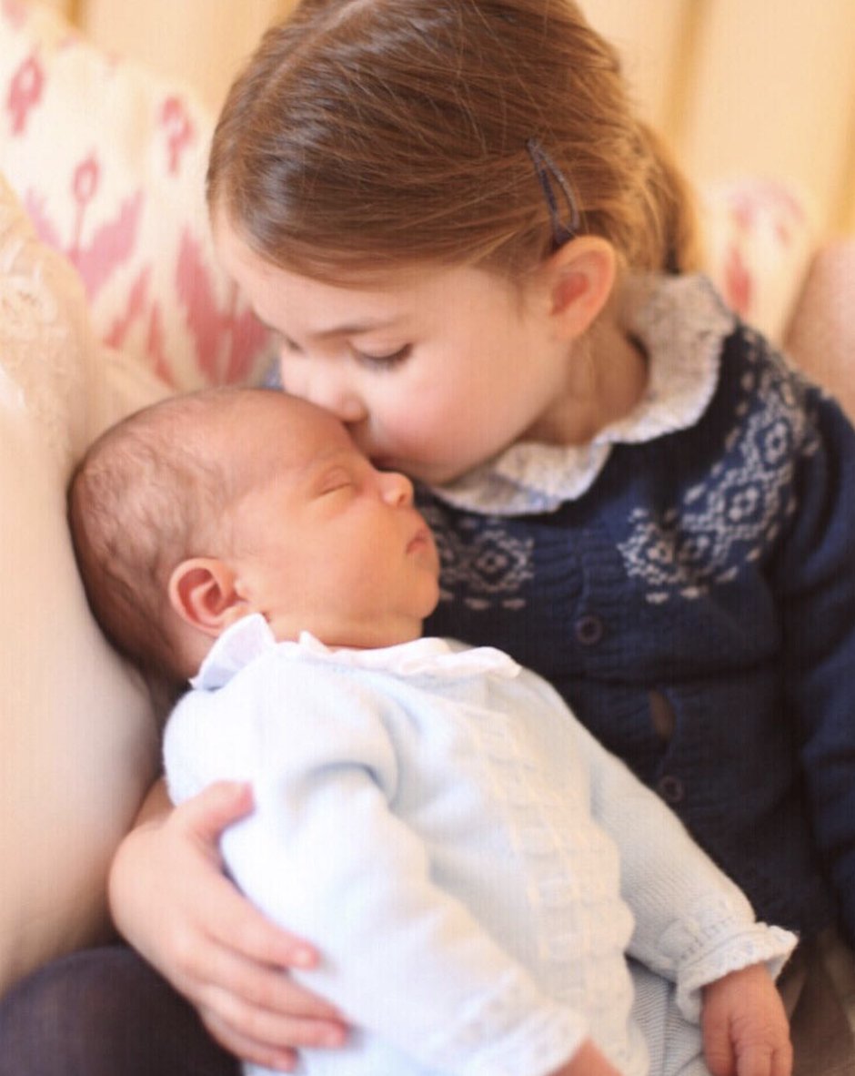Here are the first official photos of Prince Louis of Cambridge ️ ...