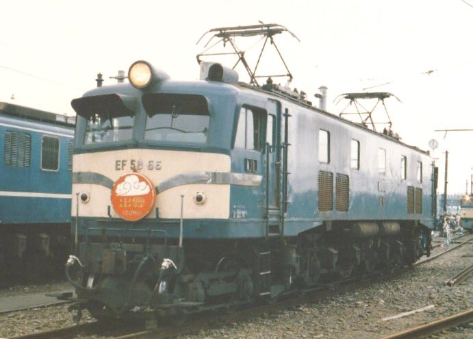 ef63-19 on Twitter: "#EF58の日 ロクニ、ロクサンもいいけど やっぱりこの顔だねぇー 61復活を望みます！！ 同じ写真ご容赦😅…