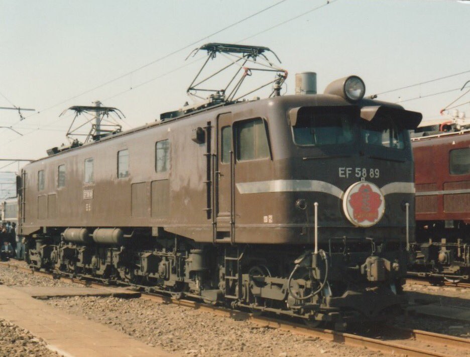 ef63-19 on Twitter: "#EF58の日 ロクニ、ロクサンもいいけど やっぱりこの顔だねぇー 61復活を望みます！！ 同じ写真ご容赦😅…