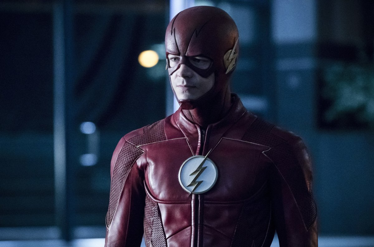 THE FLASH: John Diggle Comes To The Rescue In New Photos From Season 4 ...