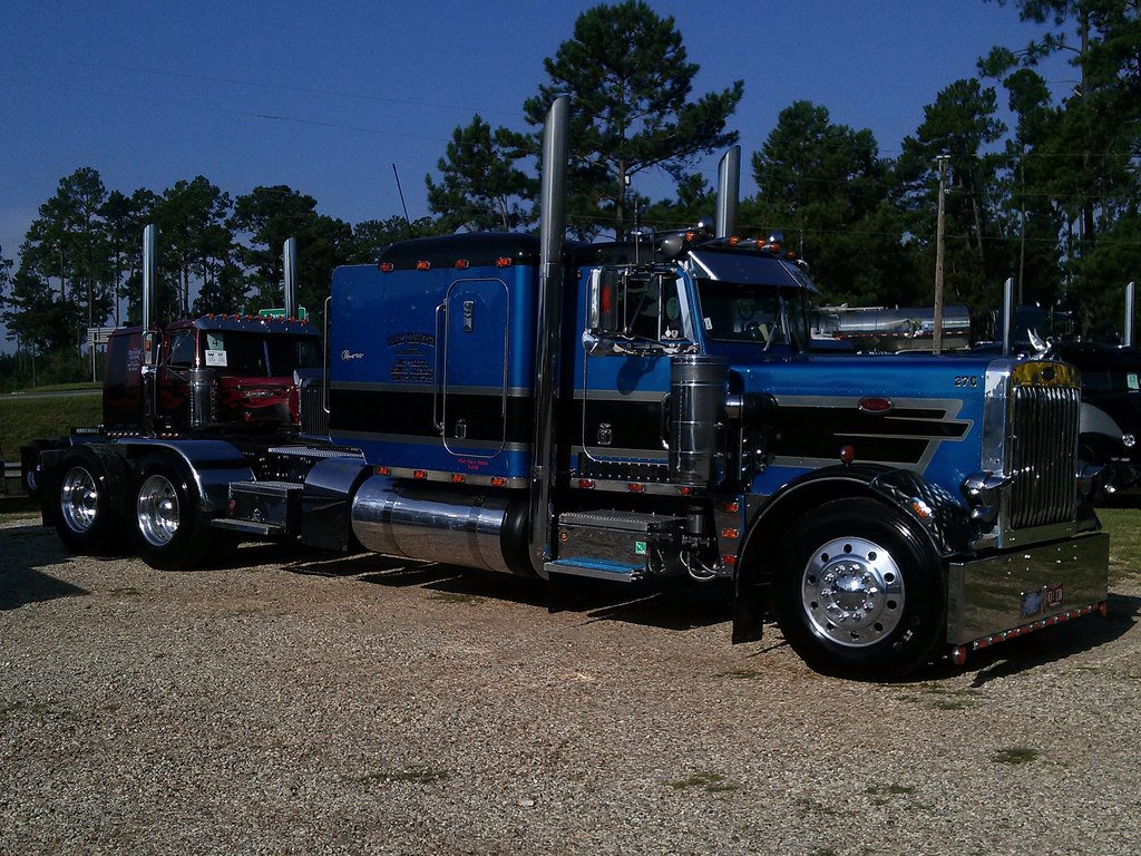 Custom Peterbilt 359 Wallpaper