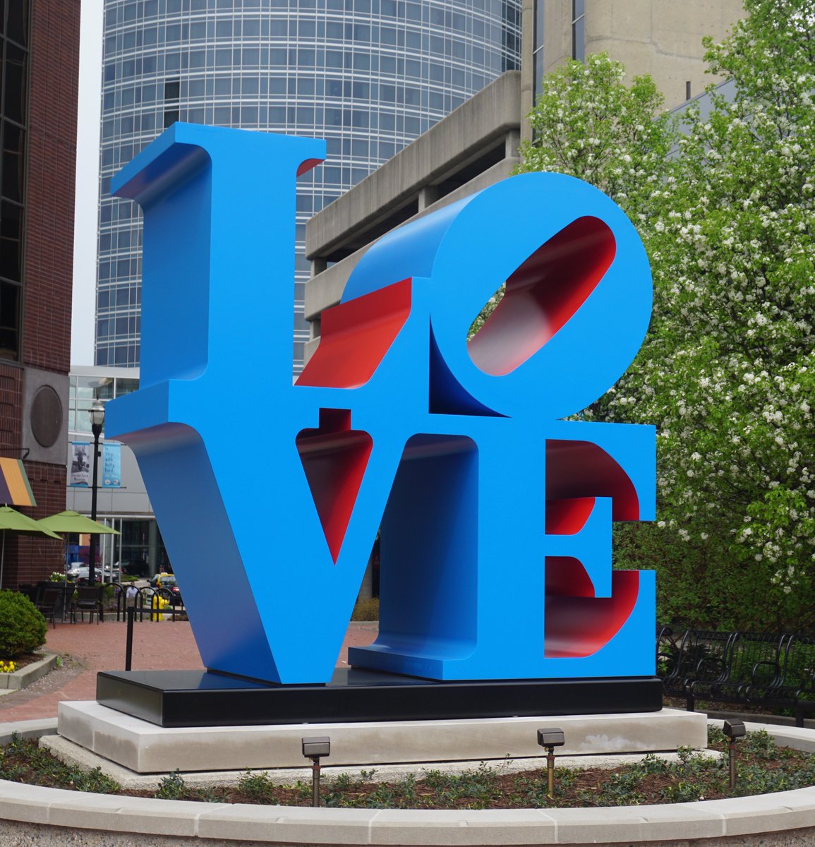 Kasmin Gallery On Twitter Robert Indiana S Love Sculpture Joins The