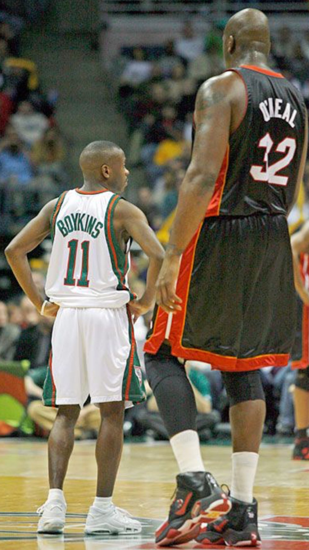 Earl Boykins Western Union First Shot | Earl Boykins Photo Gallery