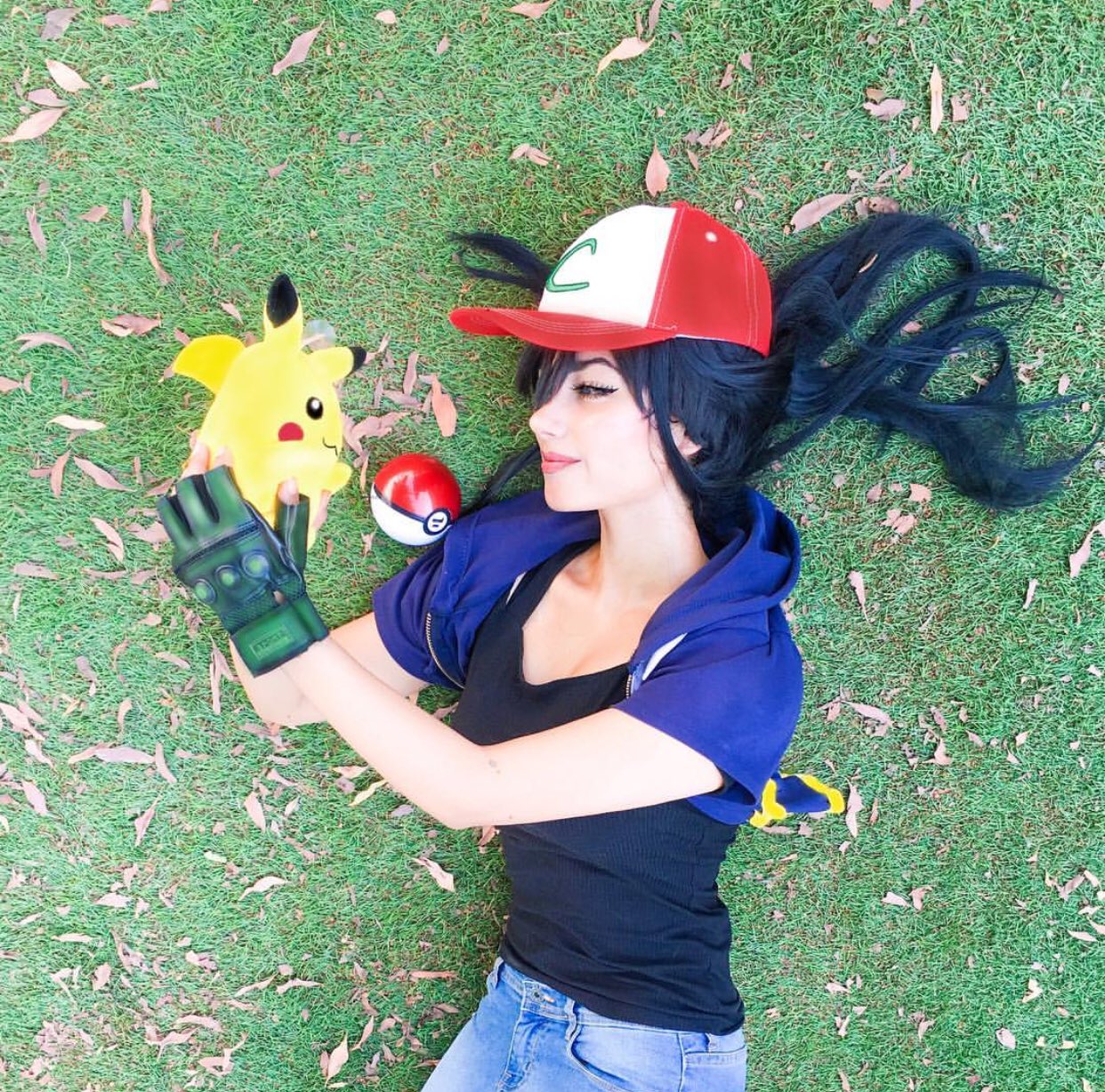 Pokemon Trainer Green Cosplay