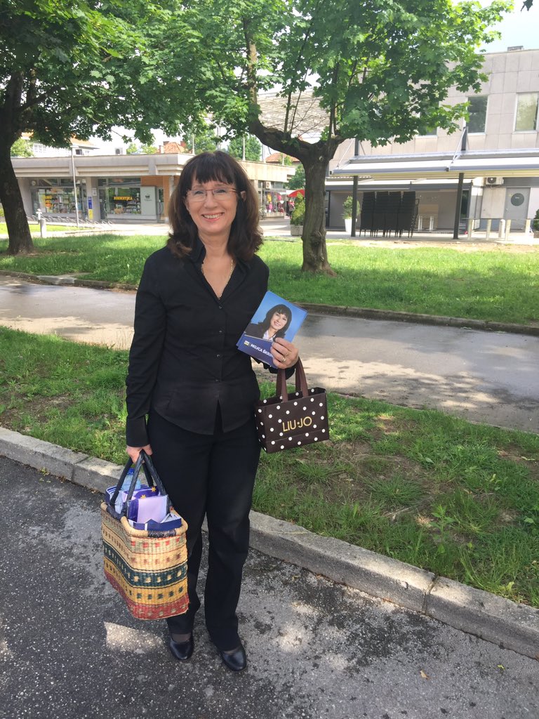 Petra Skrinjar on Twitter: "[S TERENA] #mainstream mediji so ljudi prepričali, da 5 milijard ...