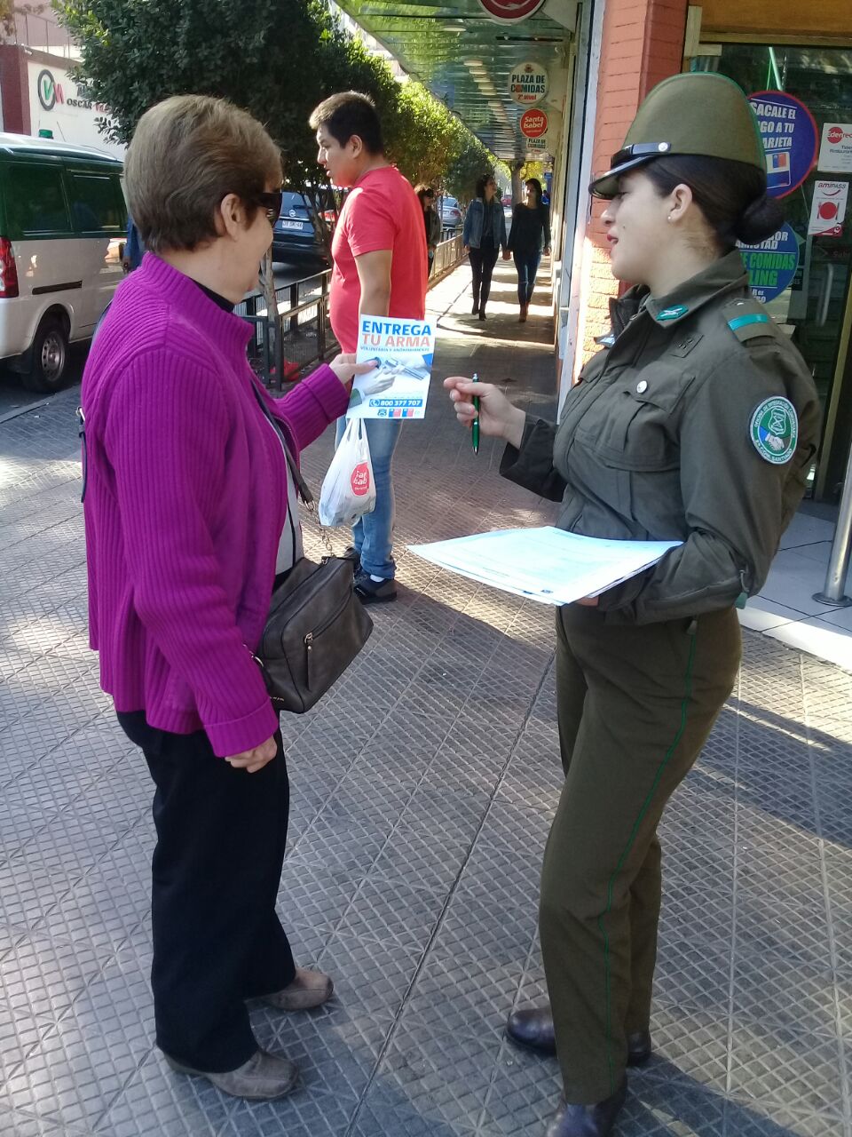 Carabineros de Chile on Twitter: "Carabineros de la 2 Com. #Santiago realizan campañas ...