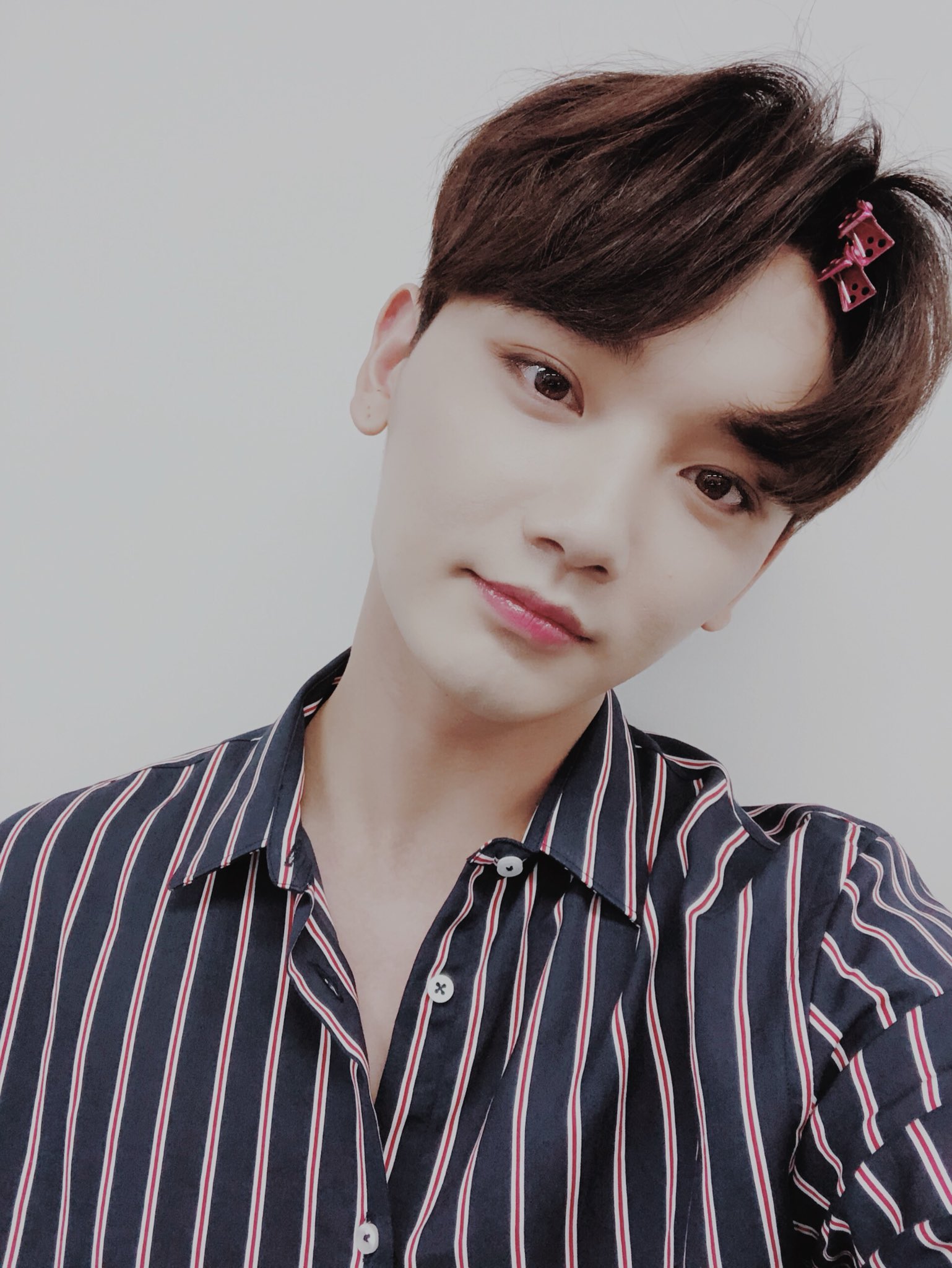 MAP6 [맵식스] on Twitter: "[#MAP6 #JJUN #맵식스 #제이준] 살짝 미소짓기☺️…