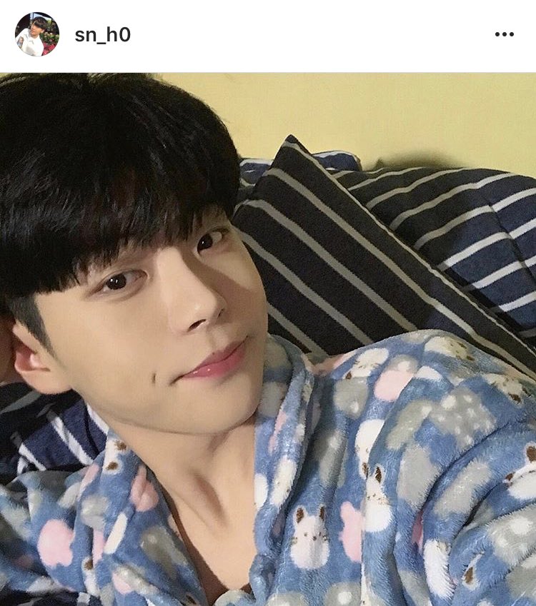Korean Boy Selca
