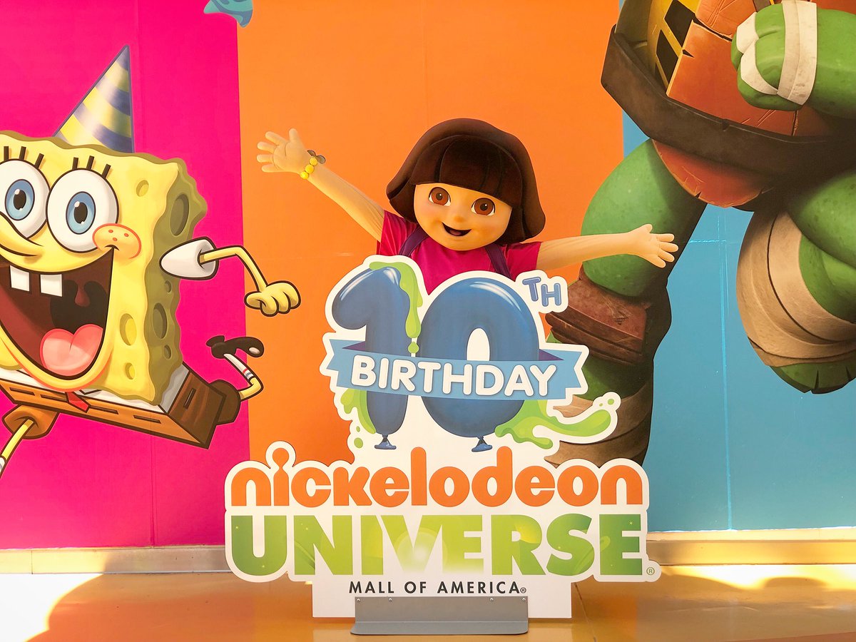 Nickelodeon Universe Dora
