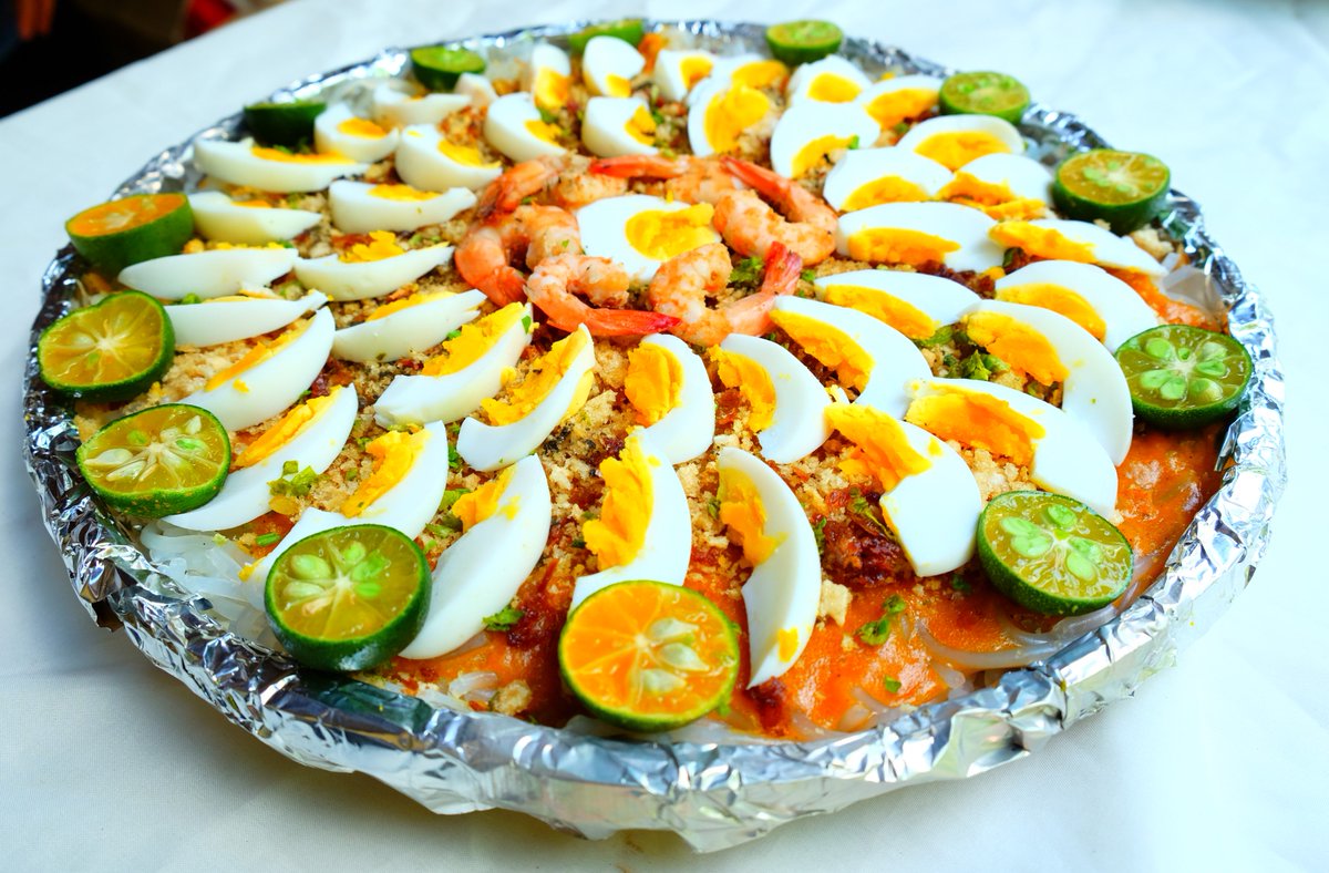 Pancit Palabok Sa Bilao