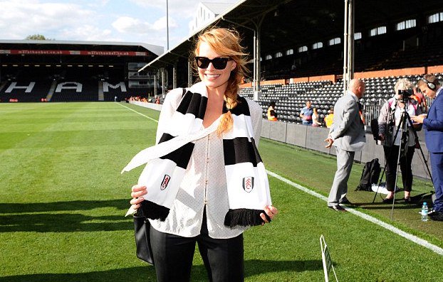 Who has the most famous fans? ? Fulham: Example ? Margot Robbie ...