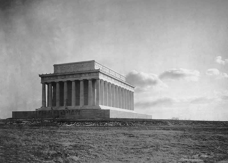 Robert Todd Lincoln At Lincoln Memorial