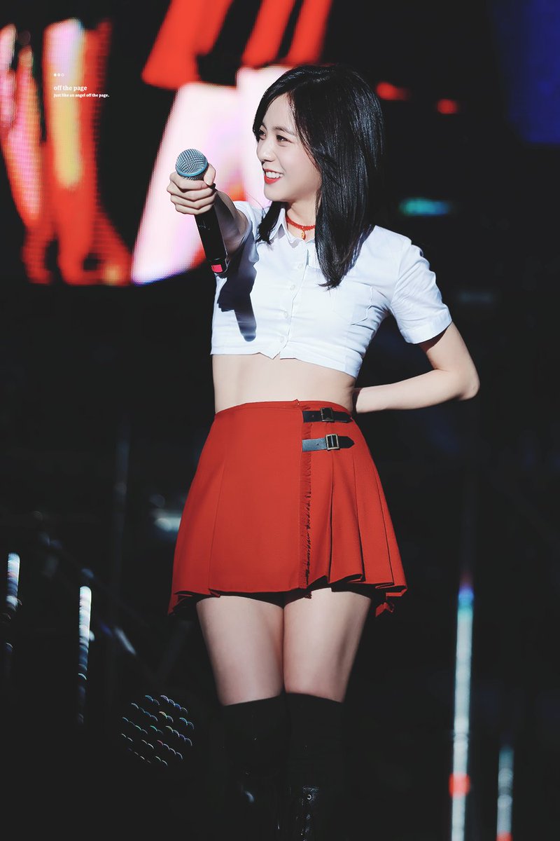 Jisoo Pics On Twitter Blackpink Jisoo Blackpink Fashion Blackpink