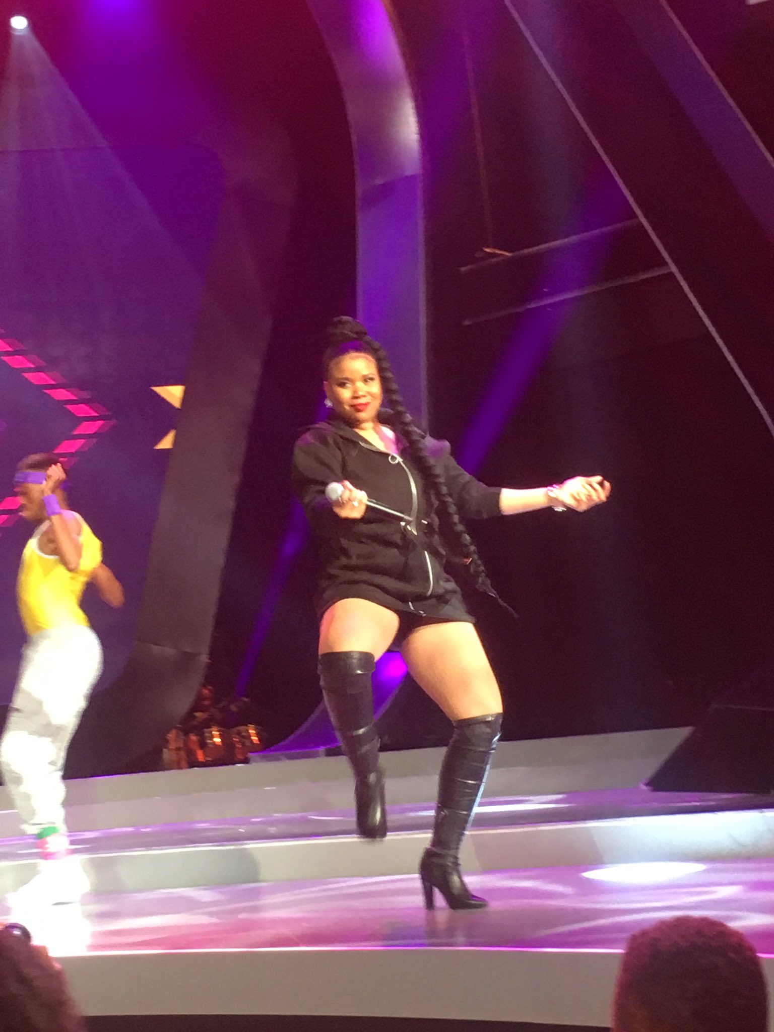 Chomee Pictures On Stage