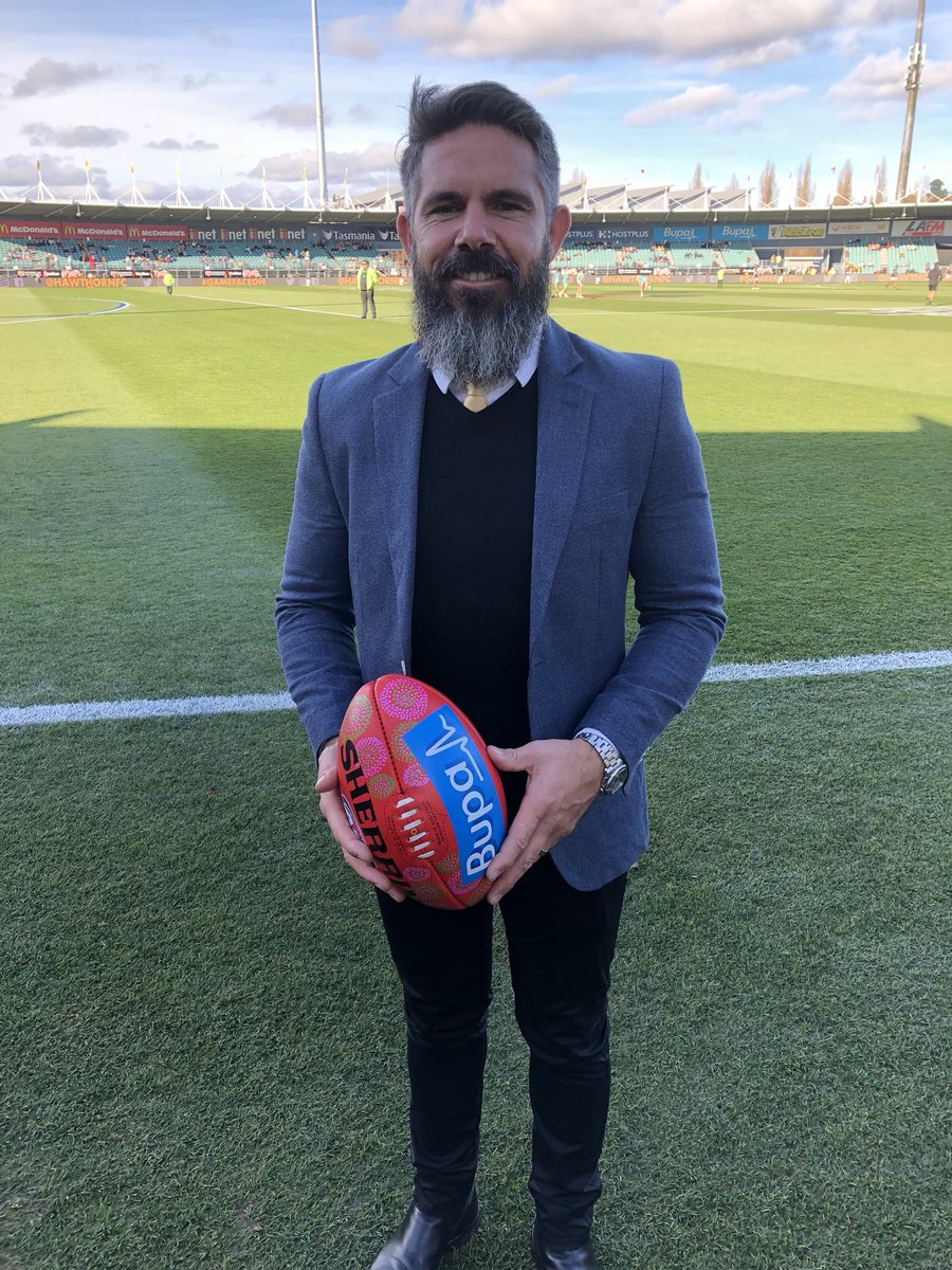 Today’s ‘legend of leather’ presenting the match ball - the great ...