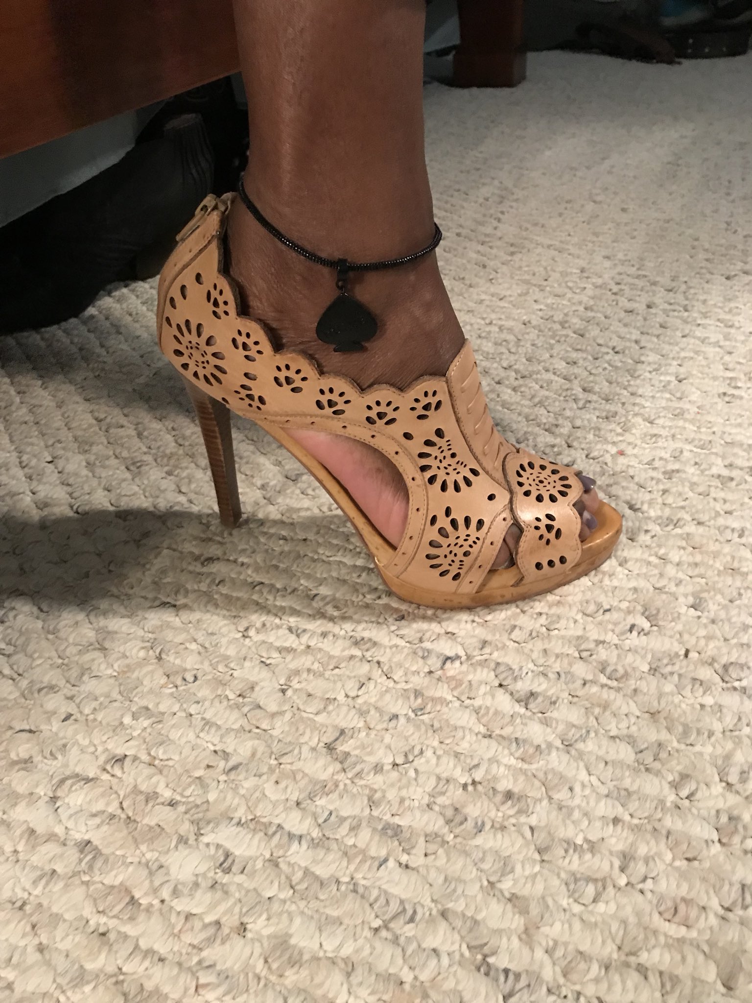 Chocolate Bunny on Twitter: "Finally got my hot hotwife anklet. https://t.co/yrd7WNTtda" / Twitter