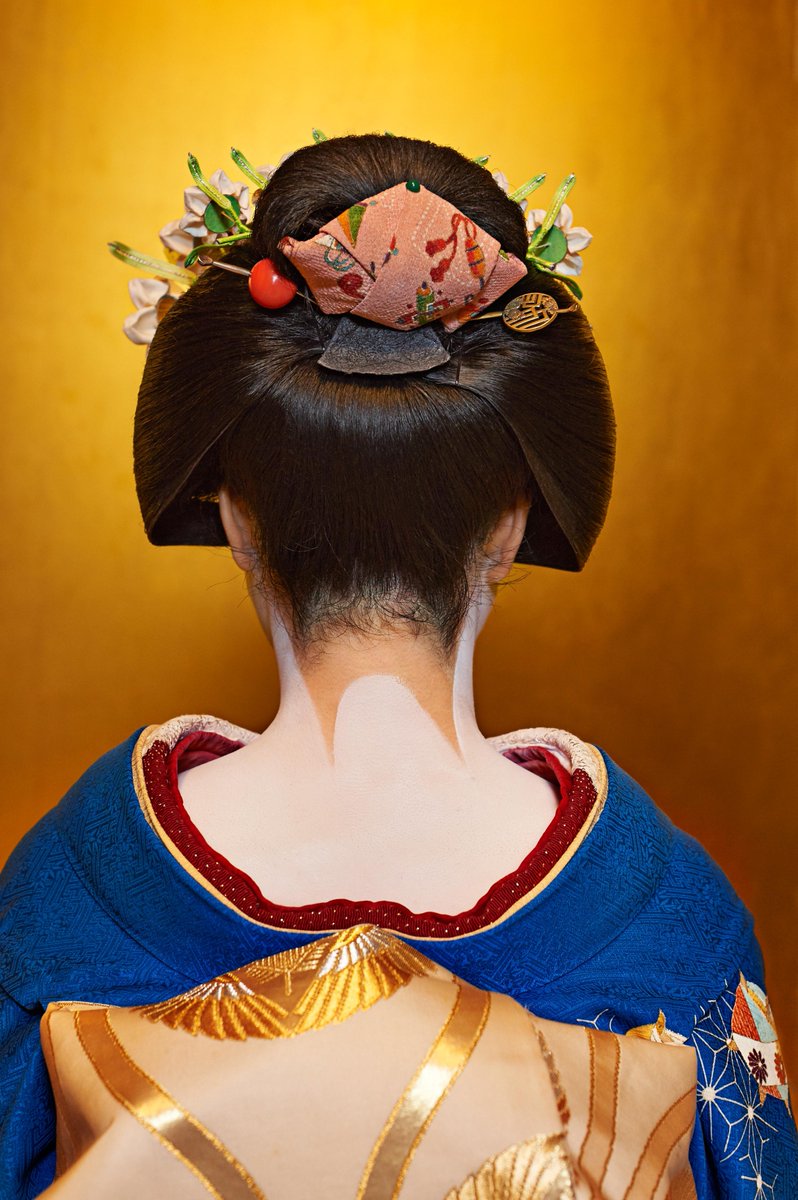 Geisha Neck Makeup