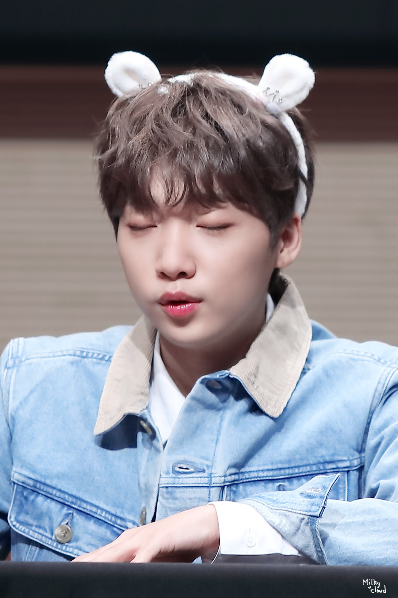 MilkyCloud밀구🍀 on Twitter: "#정세운 #JEONGSEWOON 20180128 강남 😚😚😚…