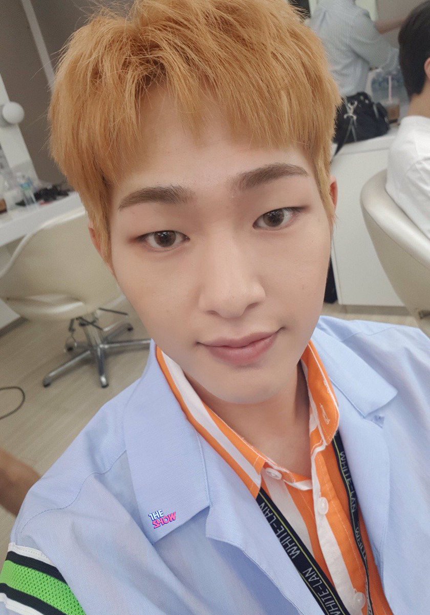 Shinee Onew Selca