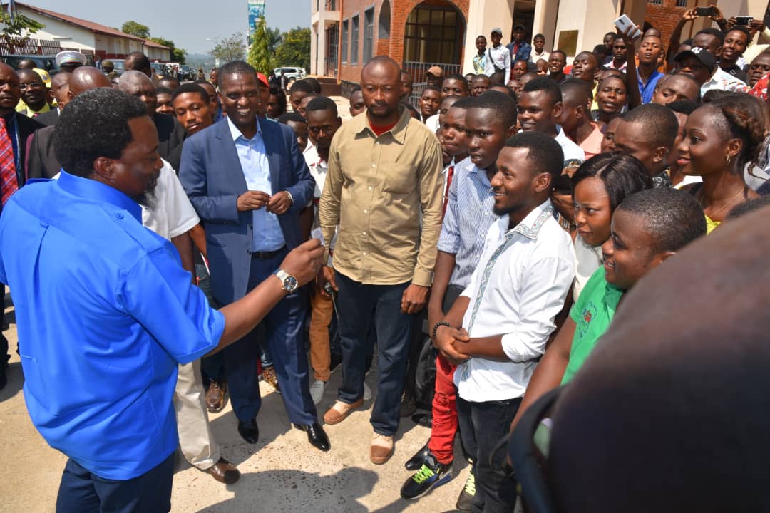 Le Chef de l’Etat visite l’Université Mapon à Kindu