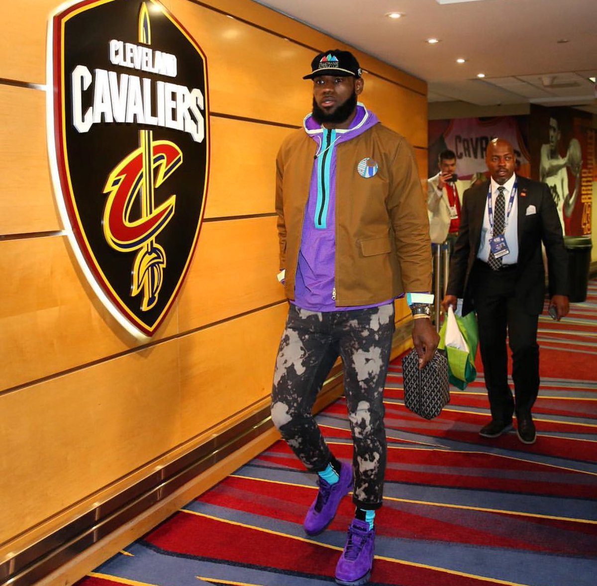 That purp purp. Loving Bron Game 3 style game. Bizshortsarebadluck ...