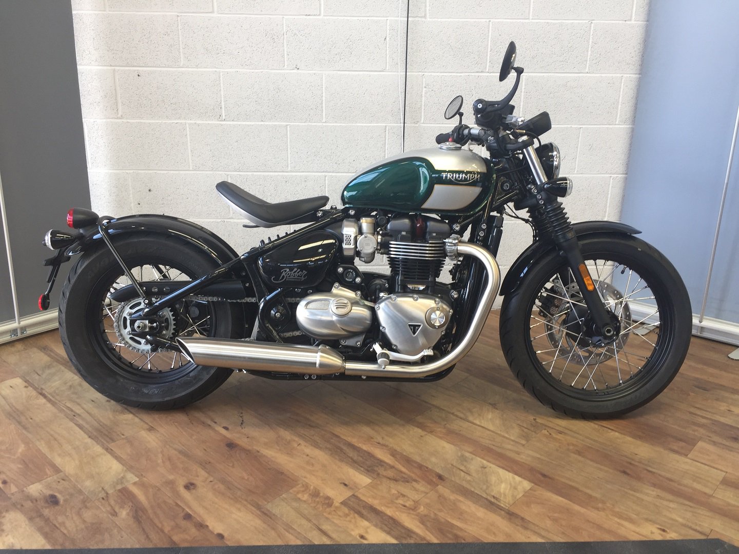 Competition Green Bobber | Reviewmotors.co