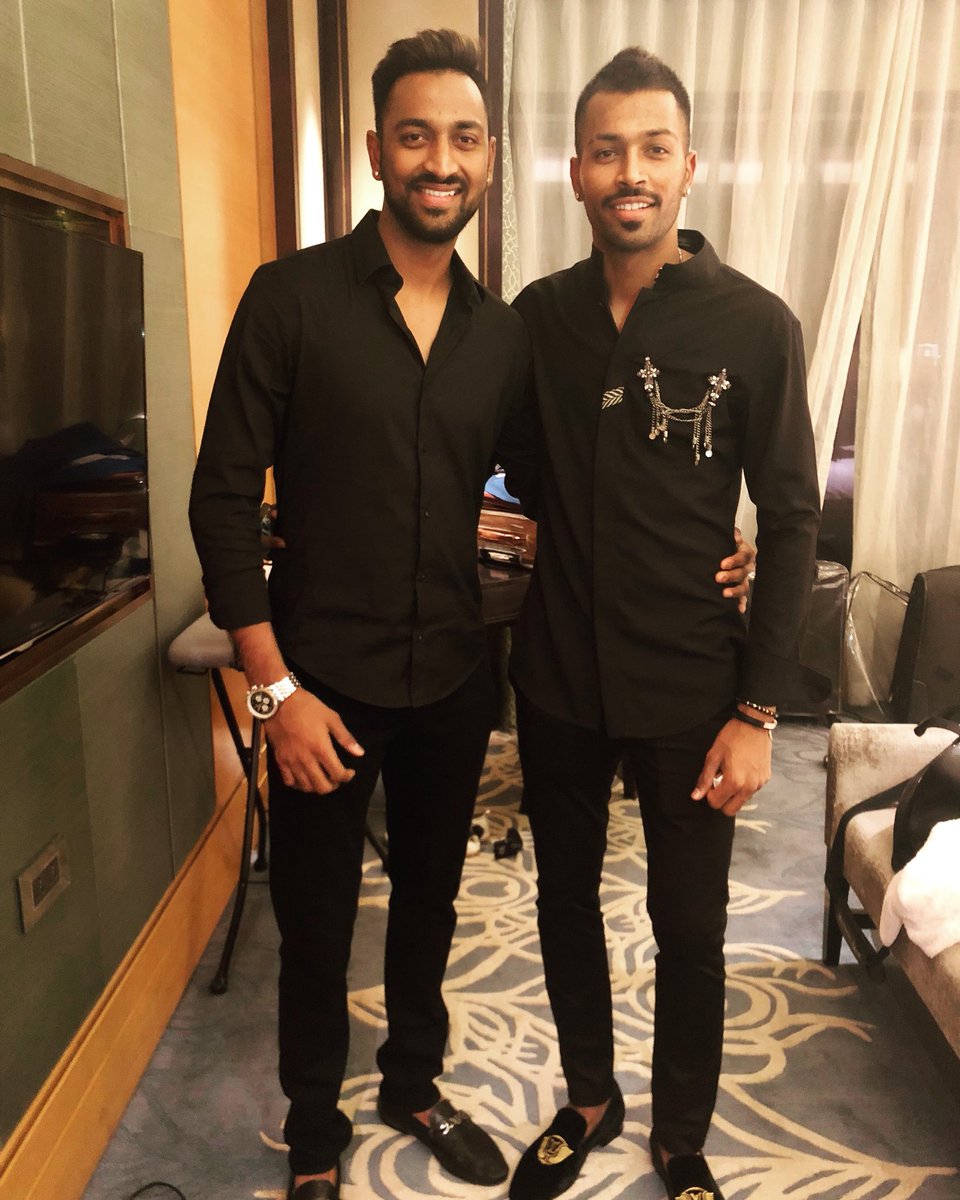 2761 best Twitter Black images on Pholder | Ameesha Patel, Mukhi Sree ...