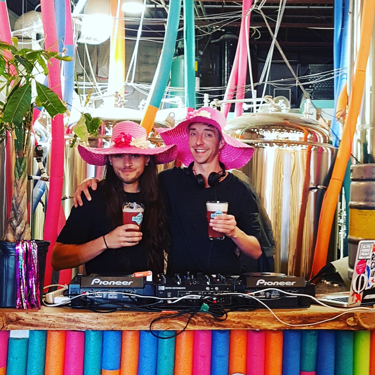 June Mackinnon's Instagram, Twitter & Facebook on IDCrawl