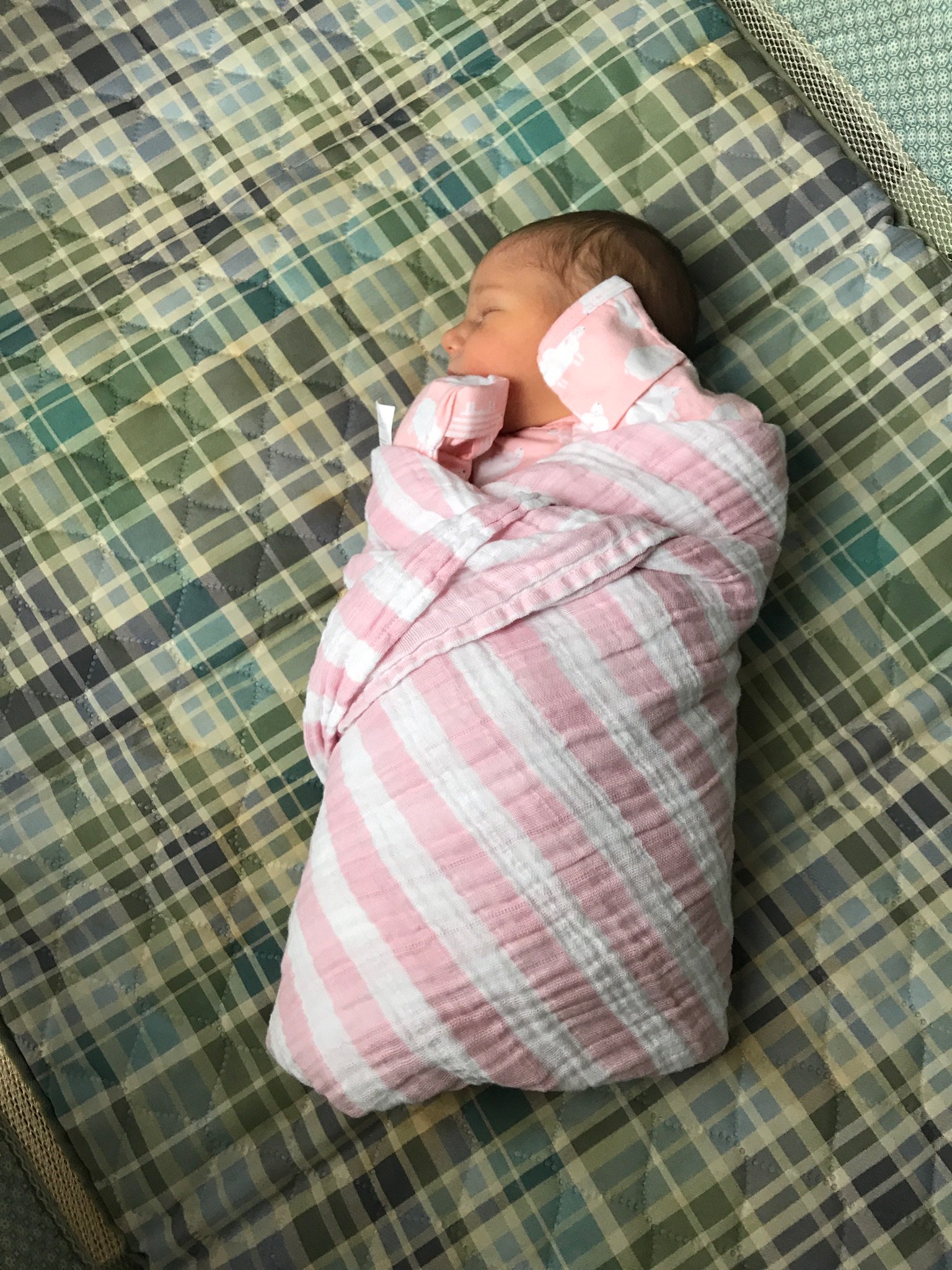 Jacqueline Fell On Twitter A Parenting Win Is Lying Down A Sleeping jacqueline-fell-on-twitter-a-parenting-win-is-lying-down-a-sleeping