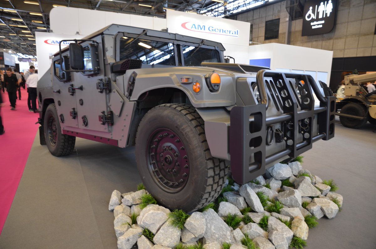 شركة AM General تكشف عن نسخه جديده من عربه Humvee
